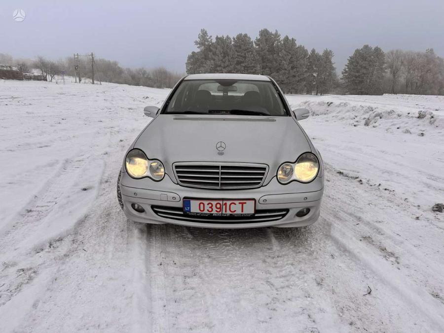 Pelēks Mercedes-Benz C 200 2006 Ukmergė, ar dzinēja tilpumu 2.15 L un nobraukumu 28 tūkst. km par 2600 €, foto 7 vietnē AUTOMOTO.COM.LV