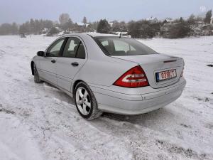 Pelēks Mercedes-Benz C 200 2006 Ukmergė, ar dzinēja tilpumu 2.15 L un nobraukumu 28 tūkst. km par 2600 €, foto 8 vietnē AUTOMOTO.COM.LV