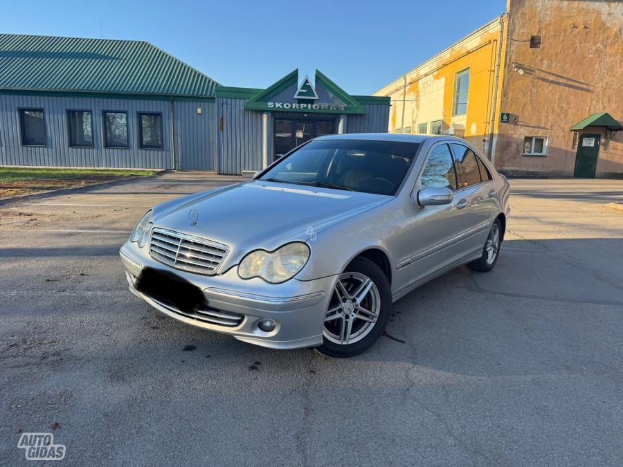 Pelēks Mercedes-Benz C 200 2006 Šauļi, ar dzinēja tilpumu 2.10 L un nobraukumu 220 tūkst. km par 3100 €, foto 1 vietnē AUTOMOTO.COM.LV