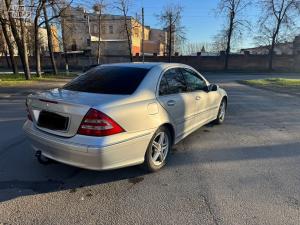 Pelēks Mercedes-Benz C 200 2006 Šauļi, ar dzinēja tilpumu 2.10 L un nobraukumu 220 tūkst. km par 3100 €, foto 5 vietnē AUTOMOTO.COM.LV