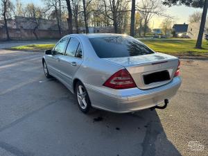 Pelēks Mercedes-Benz C 200 2006 Šauļi, ar dzinēja tilpumu 2.10 L un nobraukumu 220 tūkst. km par 3100 €, foto 7 vietnē AUTOMOTO.COM.LV