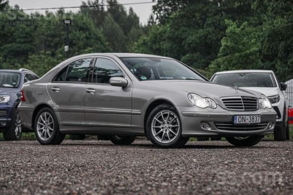 Pelēks Mercedes-Benz C 200 2006 Rīga, ar dzinēja tilpumu 1.80 L un nobraukumu 236 tūkst. km par 3990 €, foto 2 vietnē AUTOMOTO.COM.LV