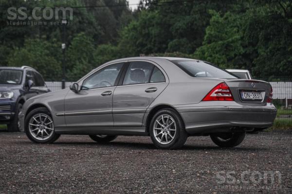 Pelēks Mercedes-Benz C 200 2006 Rīga, ar dzinēja tilpumu 1.80 L un nobraukumu 236 tūkst. km par 3990 €, foto 3 vietnē AUTOMOTO.COM.LV