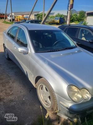 Grey Mercedes-Benz C 200 2006 in Klaipeda, with an engine capacity of 2.10 L and mileage of 510 thousand km for 800 €, photo 4 on AUTOMOTO.COM.LV