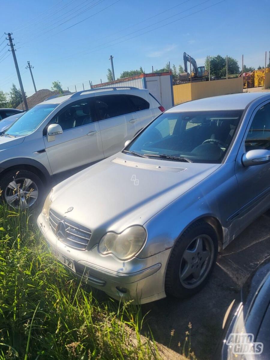Grey Mercedes-Benz C 200 2006 in Klaipeda, with an engine capacity of 2.10 L and mileage of 510 thousand km for 800 €, photo 5 on AUTOMOTO.COM.LV