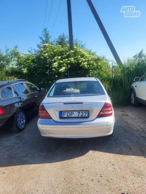Grey Mercedes-Benz C 200 2006 in Klaipeda, with an engine capacity of 2.10 L and mileage of 510 thousand km for 800 €, photo 8 on AUTOMOTO.COM.LV