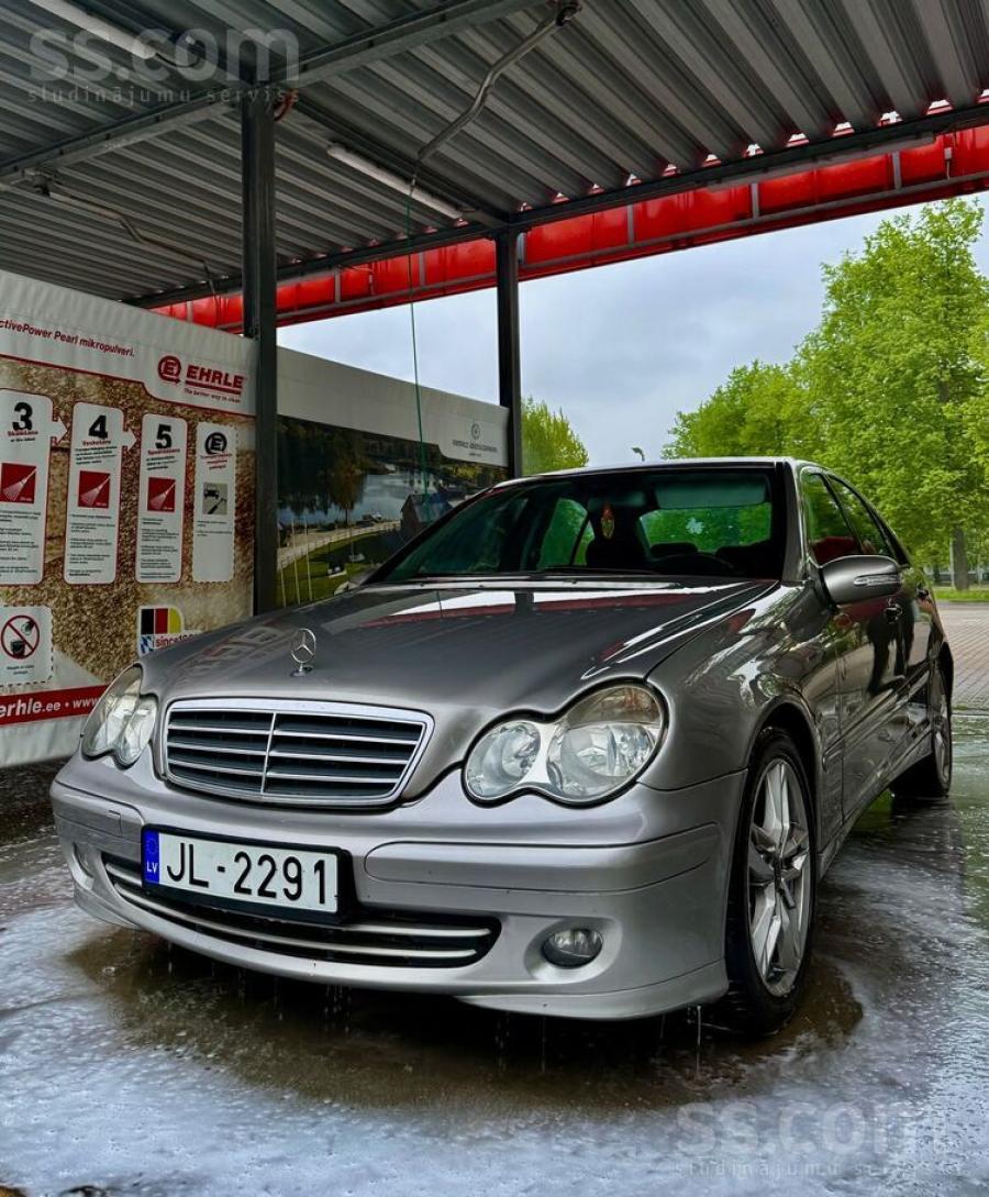 Серый Мерседес Ц 200 2006 в Елгава, объемом двигателя 2.20 л и пробегом 326 тыс. км за 2500 €, фото 1 на AUTOMOTO.COM.LV