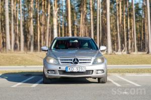 Pelēks Mercedes-Benz C 200 2007 Rīga, ar dzinēja tilpumu 2.20 L un nobraukumu 392 tūkst. km par 3990 €, foto 3 vietnē AUTOMOTO.COM.LV