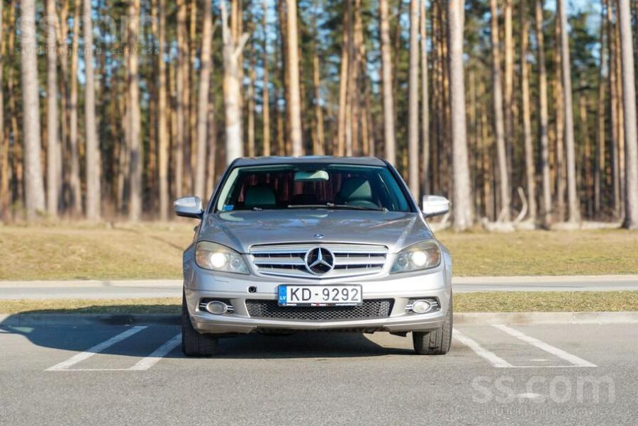 Pelēks Mercedes-Benz C 200 2007 Rīga, ar dzinēja tilpumu 2.20 L un nobraukumu 392 tūkst. km par 3990 €, foto 3 vietnē AUTOMOTO.COM.LV