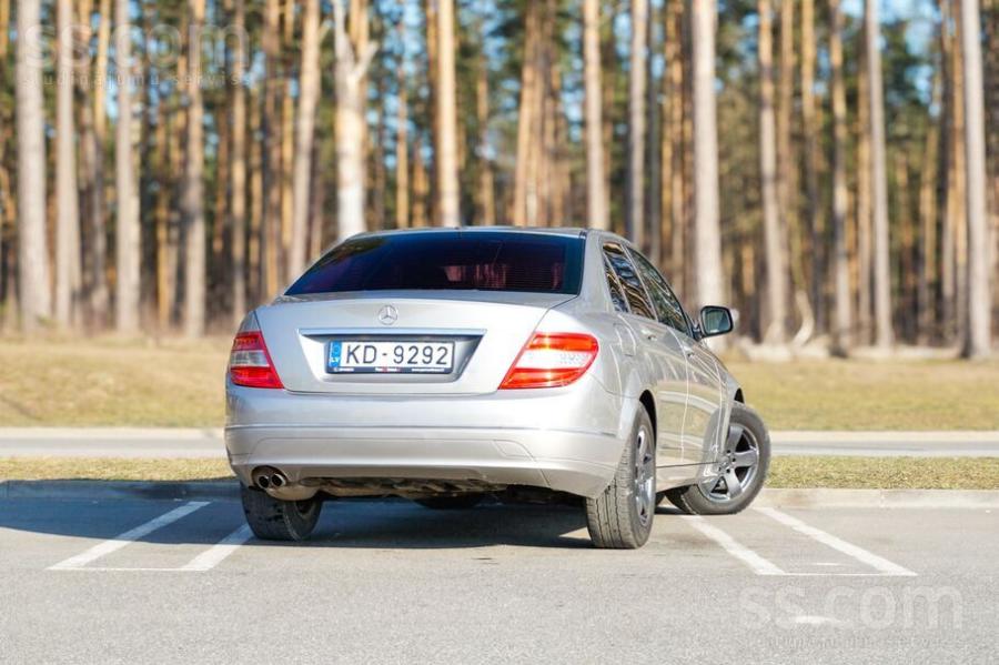 Pelēks Mercedes-Benz C 200 2007 Rīga, ar dzinēja tilpumu 2.20 L un nobraukumu 392 tūkst. km par 3990 €, foto 8 vietnē AUTOMOTO.COM.LV