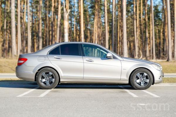 Pelēks Mercedes-Benz C 200 2007 Rīga, ar dzinēja tilpumu 2.20 L un nobraukumu 392 tūkst. km par 3990 €, foto 9 vietnē AUTOMOTO.COM.LV