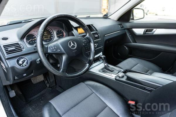 Pelēks Mercedes-Benz C 200 2007 Rīga, ar dzinēja tilpumu 2.20 L un nobraukumu 392 tūkst. km par 3990 €, foto 10 vietnē AUTOMOTO.COM.LV