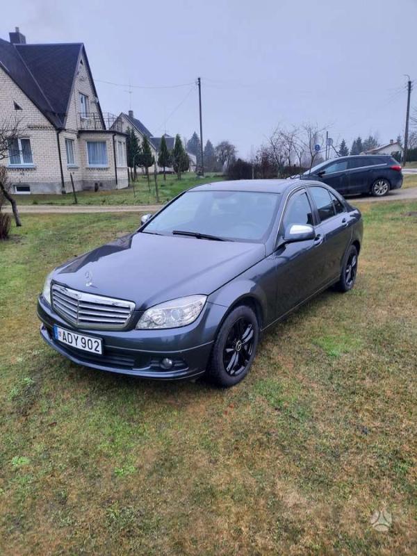 Grey Mercedes-Benz C 200 2007 in Rokiskis, with an engine capacity of 1.80 L and mileage of 202 thousand km for 3500 €, photo 1 on AUTOMOTO.COM.LV