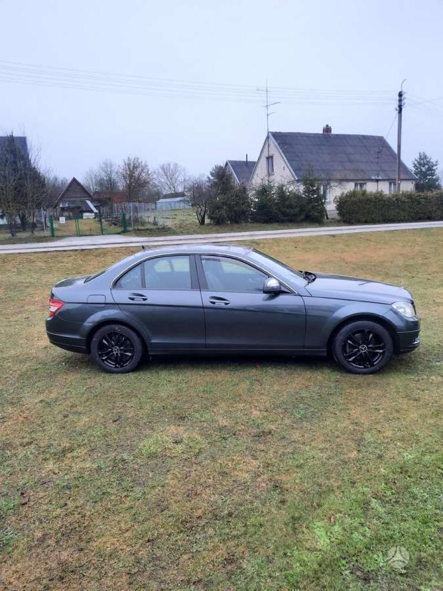 Pelēks Mercedes-Benz C 200 2007 Rokiškis, ar dzinēja tilpumu 1.80 L un nobraukumu 202 tūkst. km par 3500 €, foto 4 vietnē AUTOMOTO.COM.LV