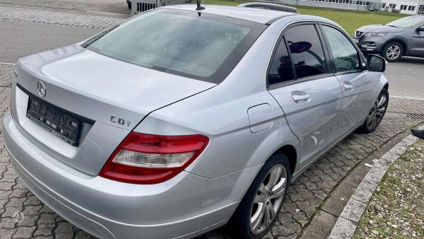 Grey Mercedes-Benz C 200 2007 in Telschi, with an engine capacity of 2.10 L and mileage of 276 thousand km for 3300 €, photo 4 on AUTOMOTO.COM.LV