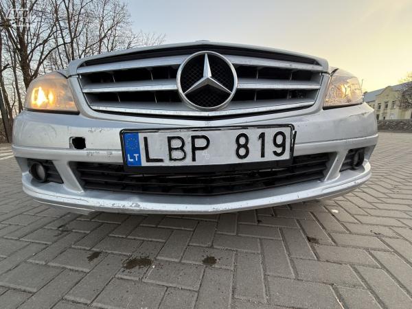 Grey Mercedes-Benz C 200 2007 in Anyksciai, with an engine capacity of 2.10 L and mileage of 410 thousand km for 2000 €, photo 8 on AUTOMOTO.COM.LV