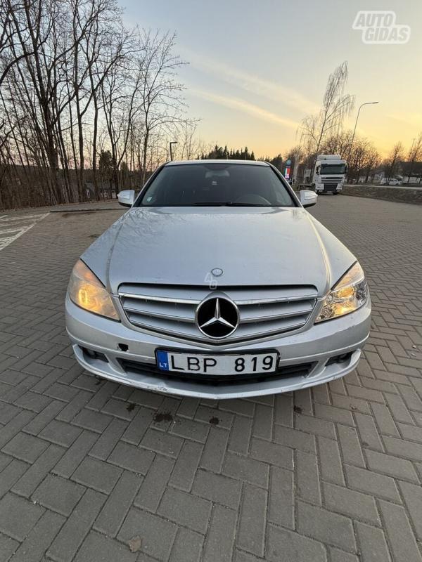 Grey Mercedes-Benz C 200 2007 in Anyksciai, with an engine capacity of 2.10 L and mileage of 410 thousand km for 2000 €, photo 9 on AUTOMOTO.COM.LV