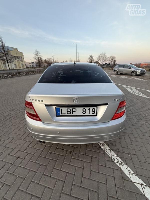 Grey Mercedes-Benz C 200 2007 in Anyksciai, with an engine capacity of 2.10 L and mileage of 410 thousand km for 2000 €, photo 10 on AUTOMOTO.COM.LV