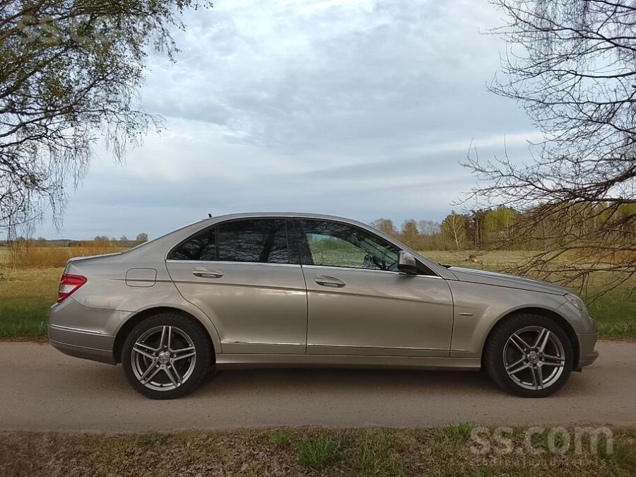 Pelēks Mercedes-Benz C 200 2007 Kuldīga, ar dzinēja tilpumu 2.20 L un nobraukumu 304 tūkst. km par 5000 €, foto 3 vietnē AUTOMOTO.COM.LV