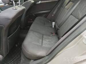 Pelēks Mercedes-Benz C 200 2007 Kuldīga, ar dzinēja tilpumu 2.20 L un nobraukumu 304 tūkst. km par 5000 €, foto 14 vietnē AUTOMOTO.COM.LV