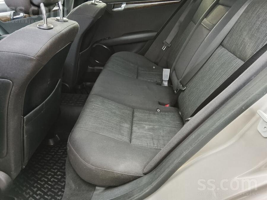 Pelēks Mercedes-Benz C 200 2007 Kuldīga, ar dzinēja tilpumu 2.20 L un nobraukumu 304 tūkst. km par 4800 €, foto 14 vietnē AUTOMOTO.COM.LV