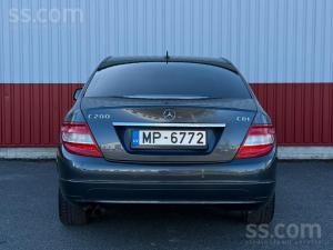 Pelēks Mercedes-Benz C 200 2007 Rīga, ar dzinēja tilpumu 2.20 L un nobraukumu 309 tūkst. km par 3990 €, foto 7 vietnē AUTOMOTO.COM.LV