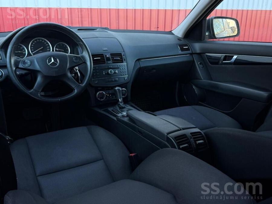 Pelēks Mercedes-Benz C 200 2007 Rīga, ar dzinēja tilpumu 2.20 L un nobraukumu 309 tūkst. km par 3990 €, foto 9 vietnē AUTOMOTO.COM.LV