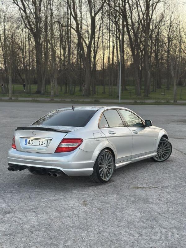 Grey Mercedes-Benz C 200 2007 in Liepaja, with an engine capacity of 1.80 L and mileage of 400 thousand km for 3500 €, photo 1 on AUTOMOTO.COM.LV
