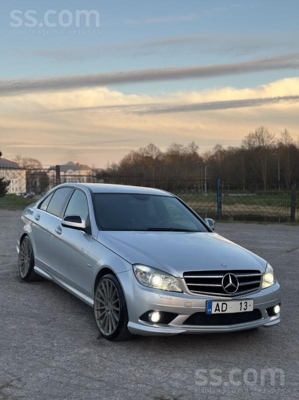 Grey Mercedes-Benz C 200 2007 in Liepaja, with an engine capacity of 1.80 L and mileage of 400 thousand km for 3500 €, photo 3 on AUTOMOTO.COM.LV