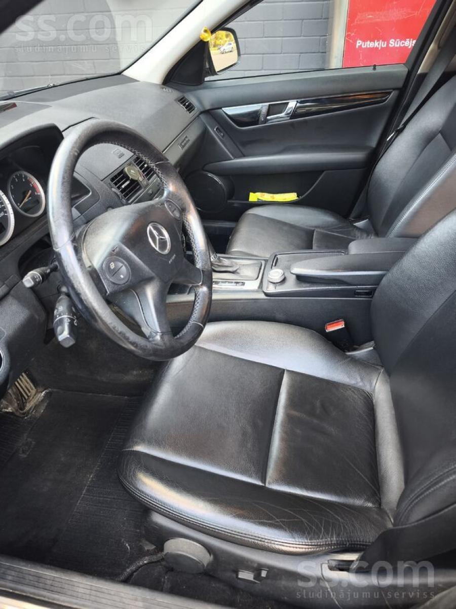 Pelēks Mercedes-Benz C 200 2007 Rīga, ar dzinēja tilpumu 2.10 L un nobraukumu 27 tūkst. km par 4600 €, foto 4 vietnē AUTOMOTO.COM.LV