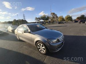 Pelēks Mercedes-Benz C 200 2007 Rīga, ar dzinēja tilpumu 2.10 L un nobraukumu 27 tūkst. km par 4600 €, foto 5 vietnē AUTOMOTO.COM.LV