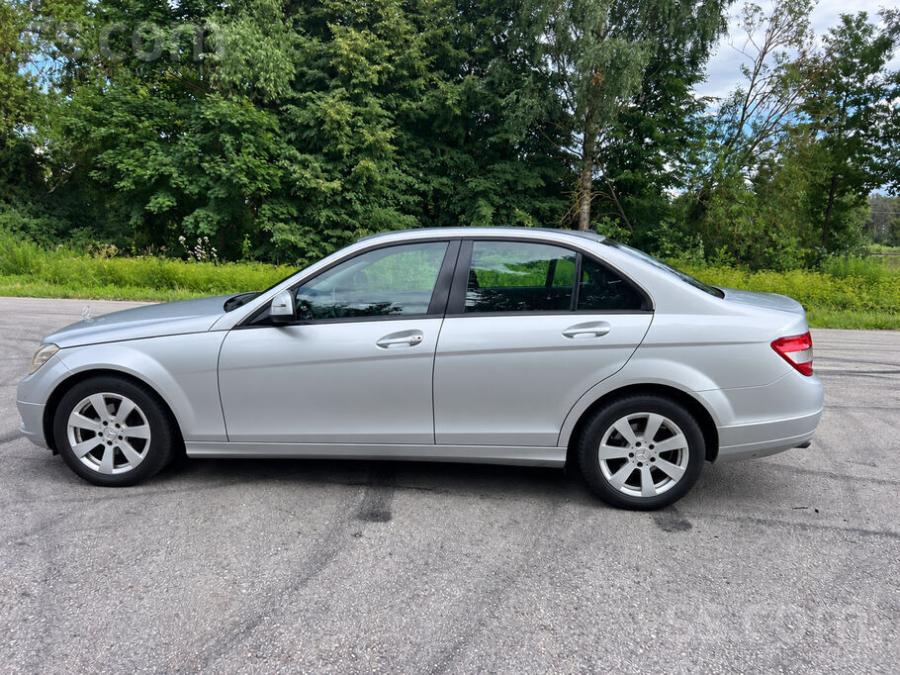 Pelēks Mercedes-Benz C 200 2007 Rīga, ar dzinēja tilpumu 2.20 L un nobraukumu 163 tūkst. km par 5500 €, foto 5 vietnē AUTOMOTO.COM.LV