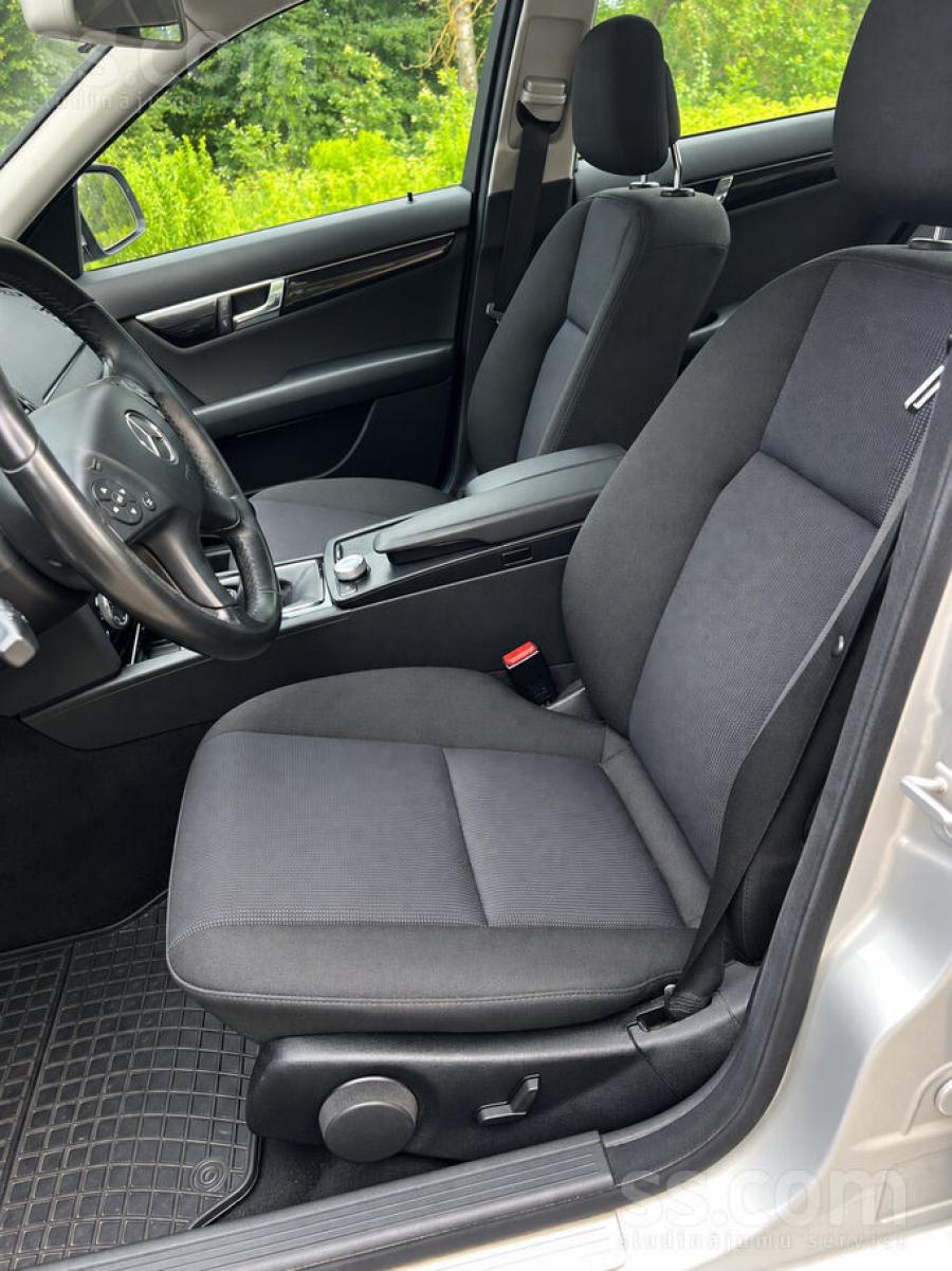Pelēks Mercedes-Benz C 200 2007 Rīga, ar dzinēja tilpumu 2.20 L un nobraukumu 163 tūkst. km par 5500 €, foto 12 vietnē AUTOMOTO.COM.LV
