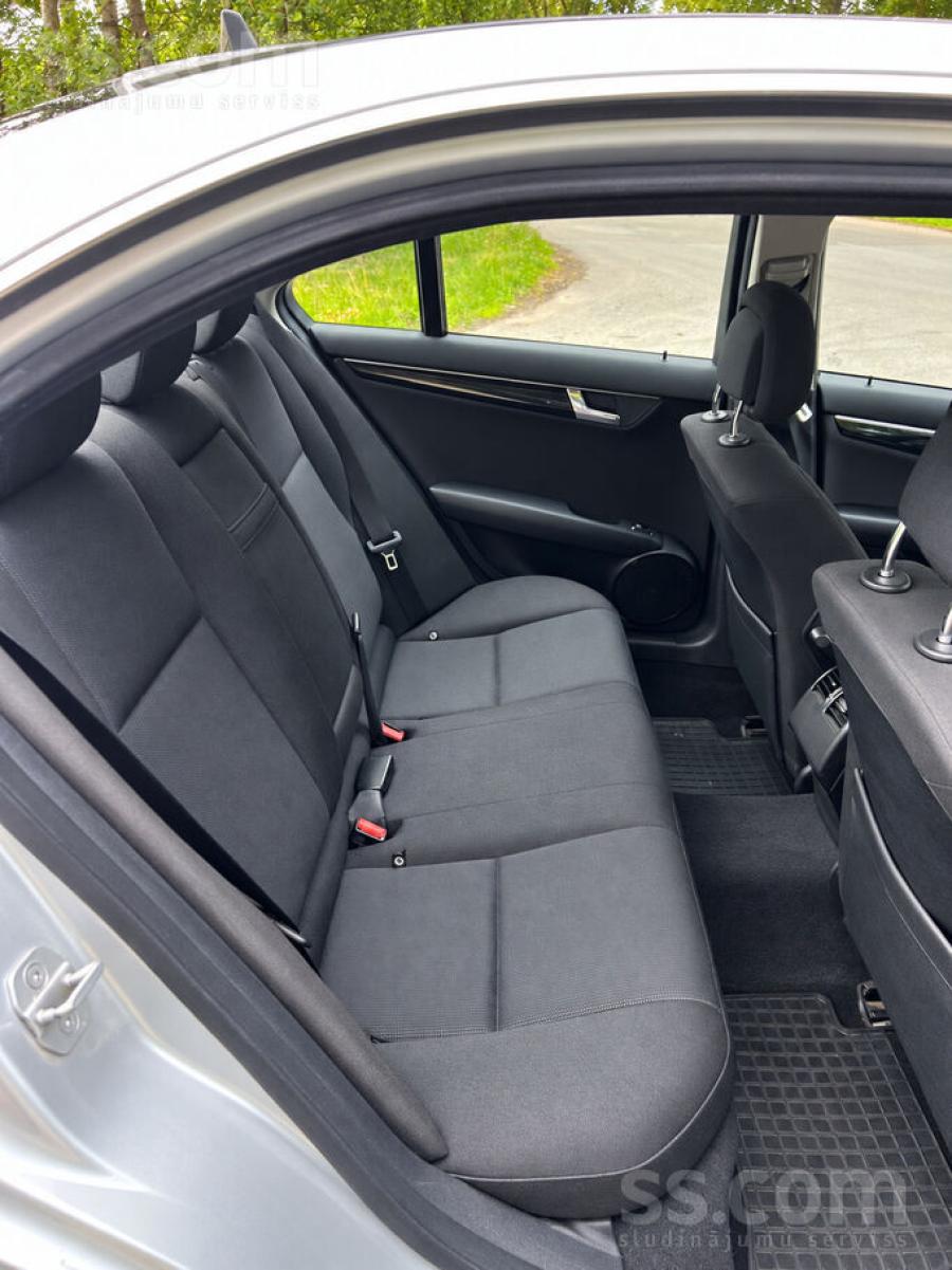 Pelēks Mercedes-Benz C 200 2007 Rīga, ar dzinēja tilpumu 2.20 L un nobraukumu 163 tūkst. km par 5500 €, foto 15 vietnē AUTOMOTO.COM.LV