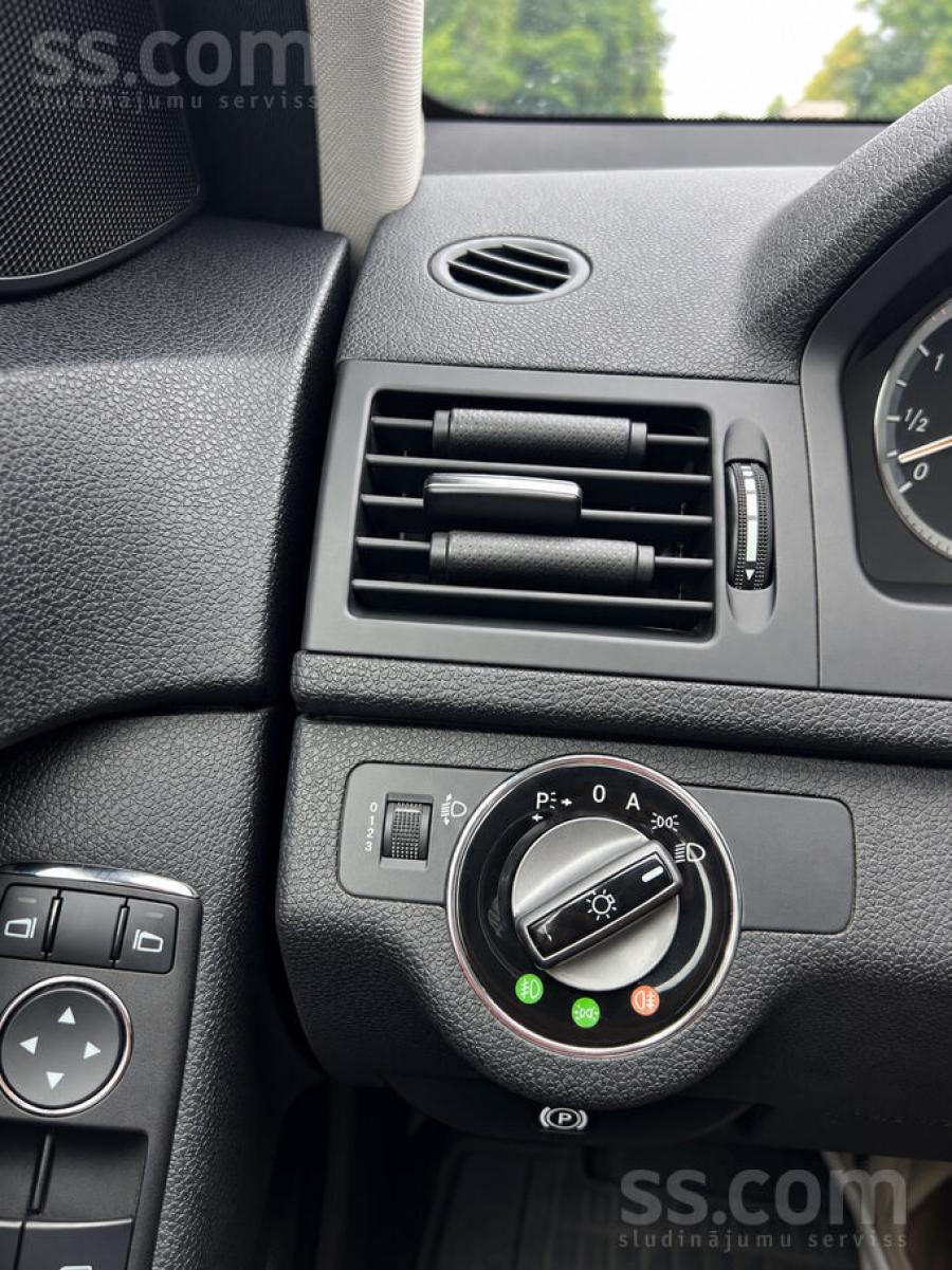 Pelēks Mercedes-Benz C 200 2007 Rīga, ar dzinēja tilpumu 2.20 L un nobraukumu 163 tūkst. km par 5500 €, foto 19 vietnē AUTOMOTO.COM.LV