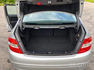 Pelēks Mercedes-Benz C 200 2007 Rīga, ar dzinēja tilpumu 2.20 L un nobraukumu 163 tūkst. km par 5500 €, foto 21 vietnē AUTOMOTO.COM.LV