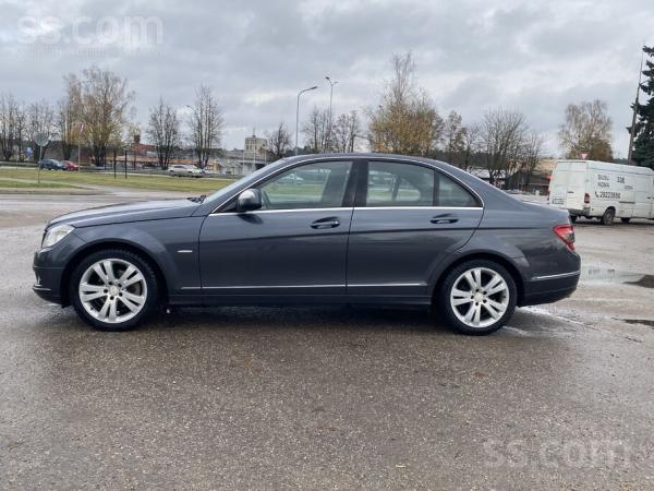 Grey Mercedes-Benz C 200 2008 in Ogre, with an engine capacity of 2.20 L and mileage of 177 thousand km for 5290 €, photo 4 on AUTOMOTO.COM.LV