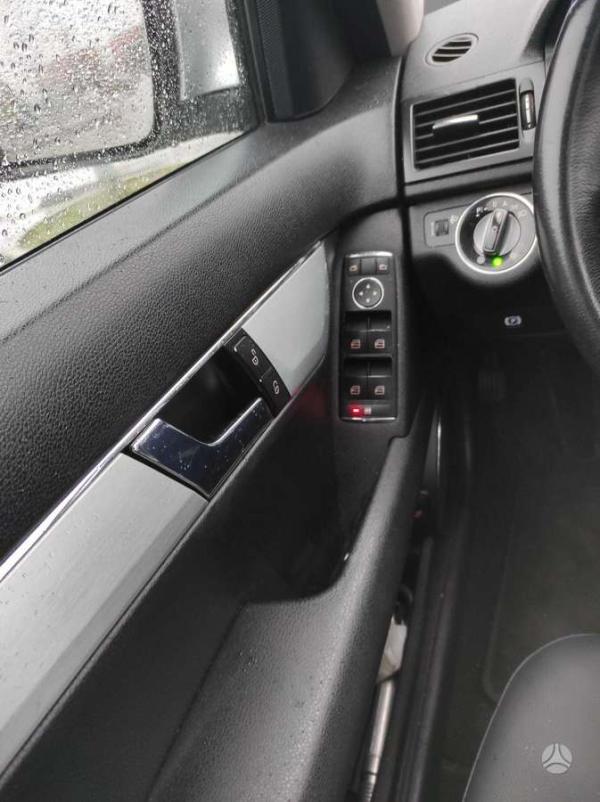 Grey Mercedes-Benz C 200 2008 in Klaipeda, with an engine capacity of 1.80 L and mileage of 189 thousand km for 4900 €, photo 11 on AUTOMOTO.COM.LV