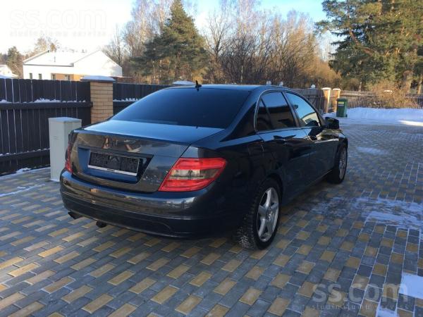 Pelēks Mercedes-Benz C 200 2008 Rīga, ar dzinēja tilpumu 2.20 L un nobraukumu 0 tūkst. km par 4800 €, foto 5 vietnē AUTOMOTO.COM.LV