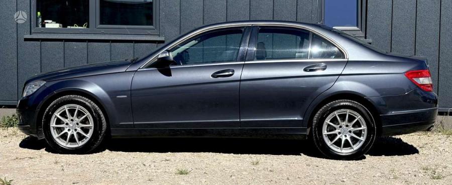 Pelēks Mercedes-Benz C 200 2008 Klaipėda, ar dzinēja tilpumu 2.15 L un nobraukumu 302 tūkst. km par 4300 €, foto 5 vietnē AUTOMOTO.COM.LV