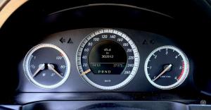 Pelēks Mercedes-Benz C 200 2008 Klaipėda, ar dzinēja tilpumu 2.15 L un nobraukumu 302 tūkst. km par 4300 €, foto 22 vietnē AUTOMOTO.COM.LV