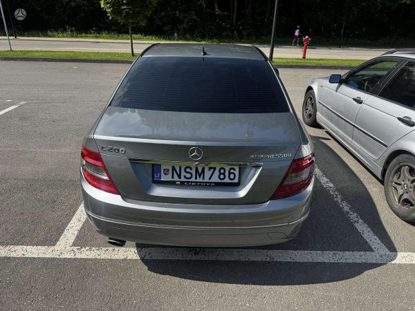Pelēks Mercedes-Benz C 200 2008 Kauņa, ar dzinēja tilpumu 1.80 L un nobraukumu 179 tūkst. km par 4850 €, foto 2 vietnē AUTOMOTO.COM.LV