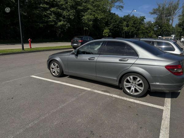Pelēks Mercedes-Benz C 200 2008 Kauņa, ar dzinēja tilpumu 1.80 L un nobraukumu 179 tūkst. km par 4850 €, foto 4 vietnē AUTOMOTO.COM.LV