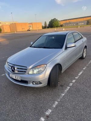 Pelēks Mercedes-Benz C 200 2008 Kauņa, ar dzinēja tilpumu 2.15 L un nobraukumu 254 tūkst. km par 3400 €, foto  vietnē AUTOMOTO.COM.LV