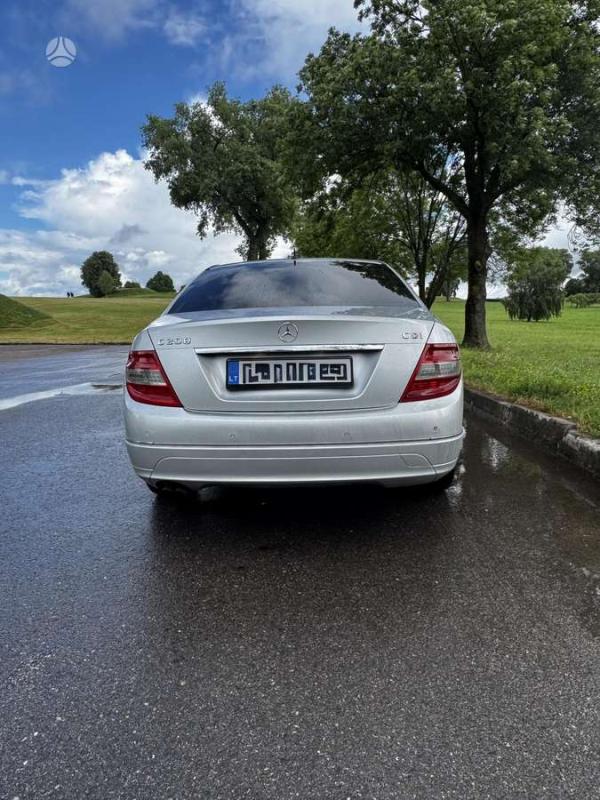 Pelēks Mercedes-Benz C 200 2008 Kauņa, ar dzinēja tilpumu 2.15 L un nobraukumu 254 tūkst. km par 3450 €, foto 7 vietnē AUTOMOTO.COM.LV