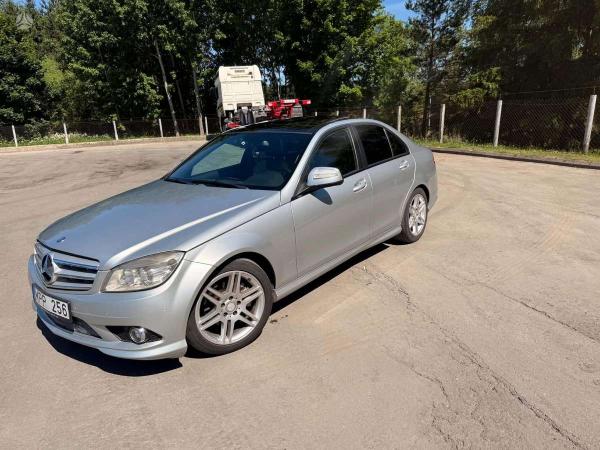 Grey Mercedes-Benz C 200 2008 in Kelme, with an engine capacity of 2.15 L and mileage of 307 thousand km for 4500 €, photo 2 on AUTOMOTO.COM.LV