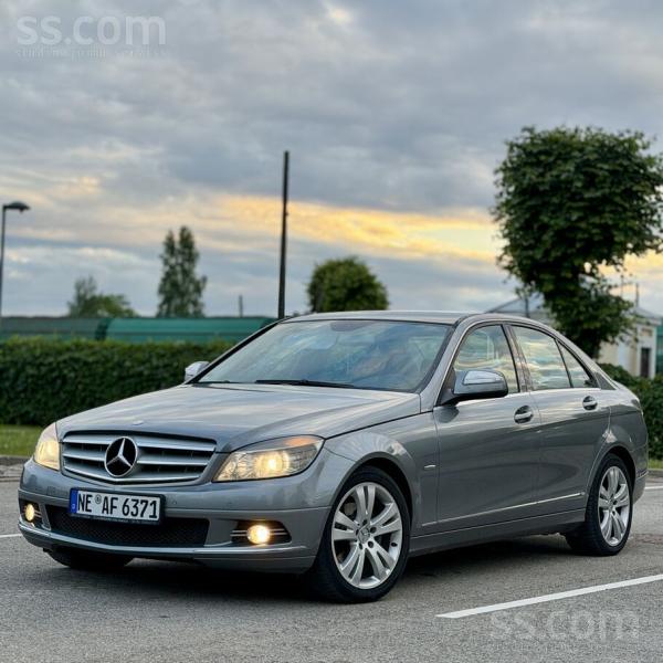 Grey Mercedes-Benz C 200 2008 in Riga, with an engine capacity of 2.10 L and mileage of 308 thousand km for 4000 €, photo 1 on AUTOMOTO.COM.LV