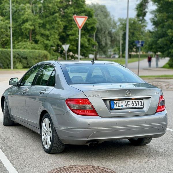 Grey Mercedes-Benz C 200 2008 in Riga, with an engine capacity of 2.10 L and mileage of 308 thousand km for 4000 €, photo 2 on AUTOMOTO.COM.LV