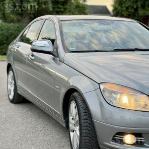 Grey Mercedes-Benz C 200 2008 in Riga, with an engine capacity of 2.10 L and mileage of 308 thousand km for 4000 €, photo 4 on AUTOMOTO.COM.LV