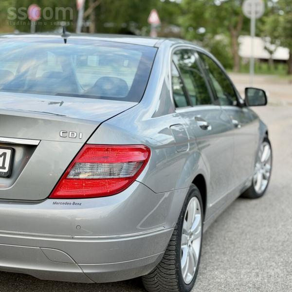 Grey Mercedes-Benz C 200 2008 in Riga, with an engine capacity of 2.10 L and mileage of 308 thousand km for 4000 €, photo 4 on AUTOMOTO.COM.LV